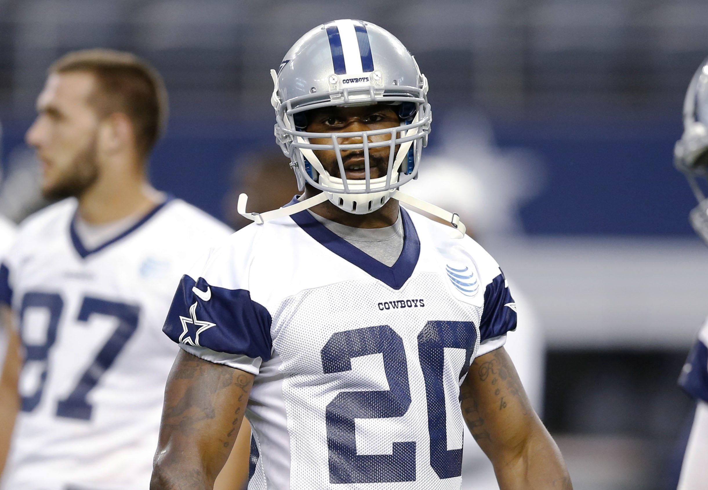 Dallas Cowboys: Stephen Jones Addressing the RB Situation - Inside The ...