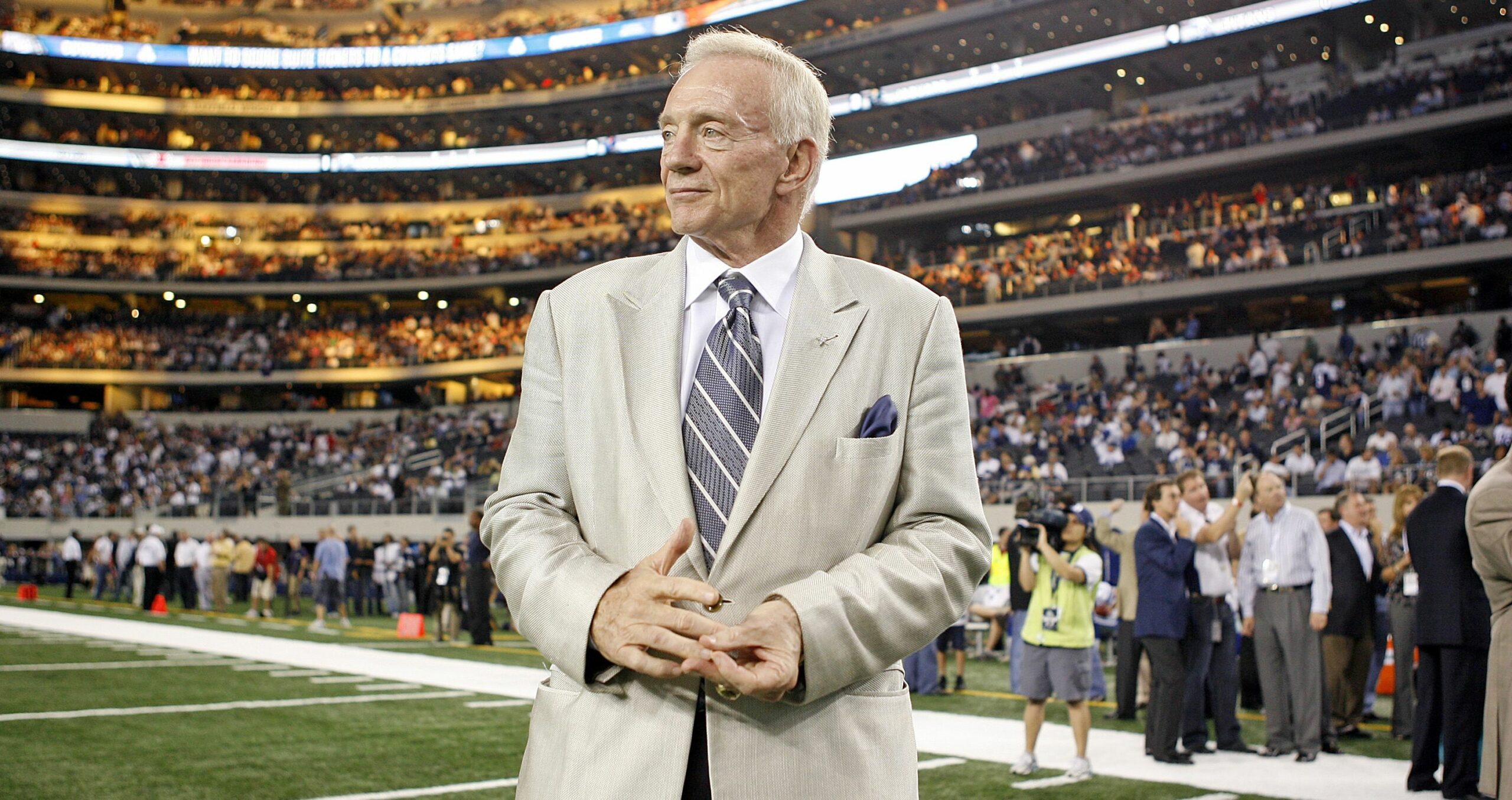 WATCH: Jerry Jones And Family Get Hall Of Fame Knock - Inside The Star ...